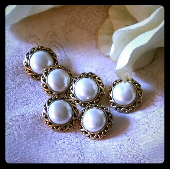 Vintage | Accessories | Vintage Swirl Border Faux Pearl Buttons | Poshmark
